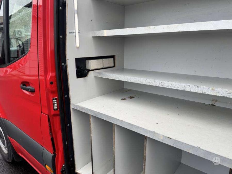 Sarkans Mercedes-Benz Sprinter 2019 Radviliškis, ar dzinēja tilpumu 2.99 L un nobraukumu 264 tūkst. km par 20509 €, foto 24 vietnē AUTOMOTO.COM.LV