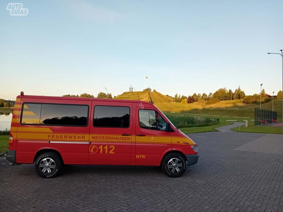 Red Mercedes-Benz Sprinter 2000 in Kaunas, with an engine capacity of 2.30 L and mileage of 132 thousand km for 9000 €, photo 1 on AUTOMOTO.COM.LV