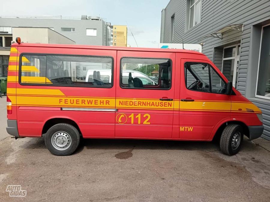 Red Mercedes-Benz Sprinter 2000 in Kaunas, with an engine capacity of 2.30 L and mileage of 132 thousand km for 9000 €, photo 4 on AUTOMOTO.COM.LV