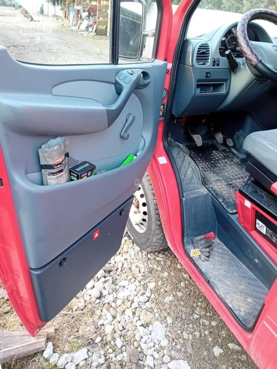 Red Mercedes-Benz Sprinter 2000 in Kaunas, with an engine capacity of 2.30 L and mileage of 132 thousand km for 9000 €, photo 12 on AUTOMOTO.COM.LV