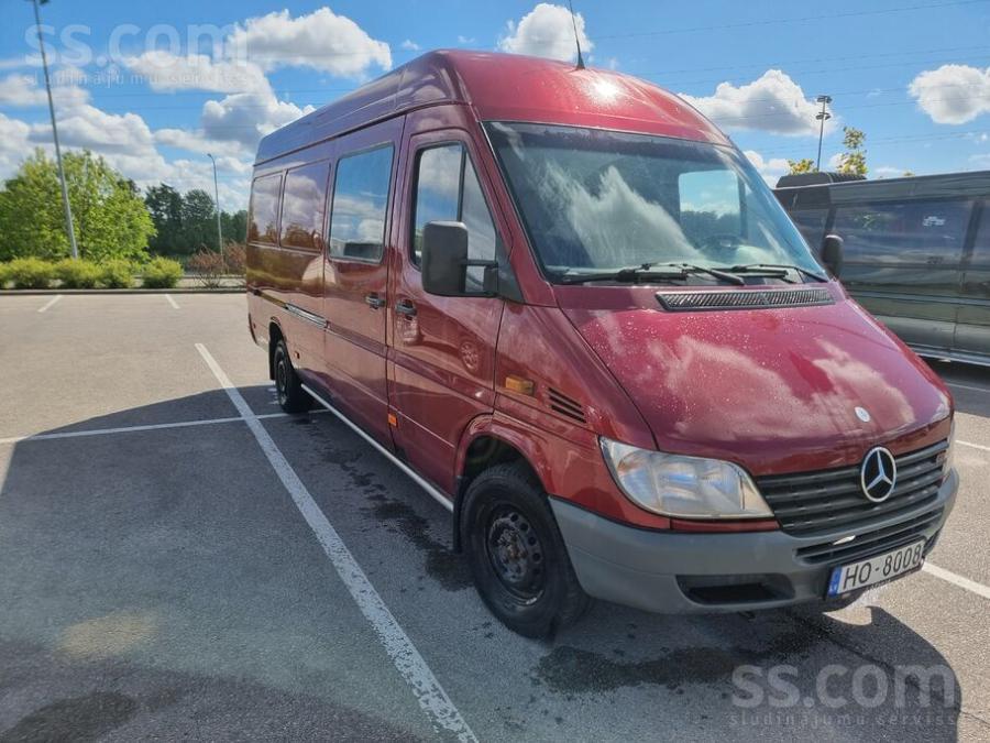 Red Mercedes-Benz Sprinter 2002 in Ogre, with an engine capacity of 2.70 L and mileage of 624 thousand km for 3980 €, photo 1 on AUTOMOTO.COM.LV