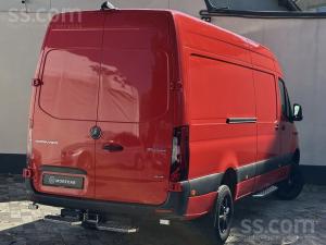 Sarkans Mercedes-Benz Sprinter 2023 Rīga, ar dzinēja tilpumu 2.00 L un nobraukumu 129 tūkst. km par 49950 €, foto 5 vietnē AUTOMOTO.COM.LV