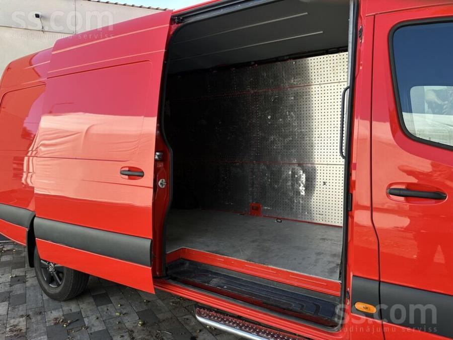 Sarkans Mercedes-Benz Sprinter 2023 Rīga, ar dzinēja tilpumu 2.00 L un nobraukumu 129 tūkst. km par 49950 €, foto 14 vietnē AUTOMOTO.COM.LV