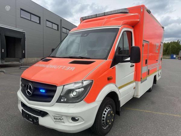 Red Mercedes-Benz Sprinter 2017 in Vilnius, with an engine capacity of 3.00 L and mileage of 228 thousand km for 15900 €, photo 1 on AUTOMOTO.COM.LV