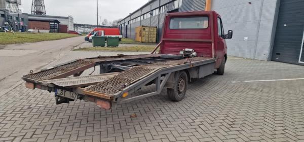 Red Mercedes-Benz Sprinter 2001 in Kaunas, with an engine capacity of 2.20 L and mileage of 300 thousand km for 2999 €, photo 3 on AUTOMOTO.COM.LV
