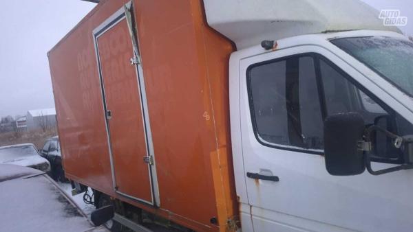 Mercedes-Benz Sprinter 2002 in Panevezys, with an engine capacity of 2.10 L and mileage of 361 thousand km for 1200 €, photo 5 on AUTOMOTO.COM.LV