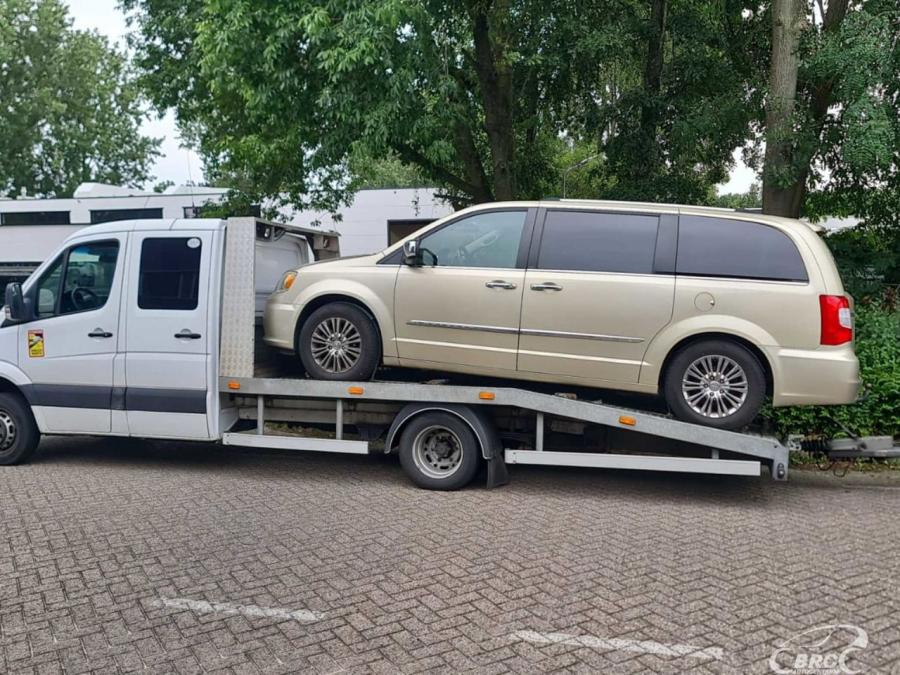 Mercedes-Benz Sprinter 2012 in Vilnius, with an engine capacity of 2.14 L and mileage of 437 thousand km for 12000 €, photo 1 on AUTOMOTO.COM.LV