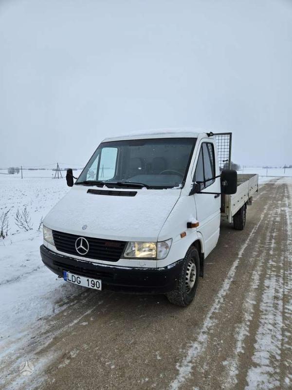 White Mercedes-Benz Sprinter 1997 in Prienai, with an engine capacity of 2.30 L and mileage of 486 thousand km for 3000 €, photo 2 on AUTOMOTO.COM.LV