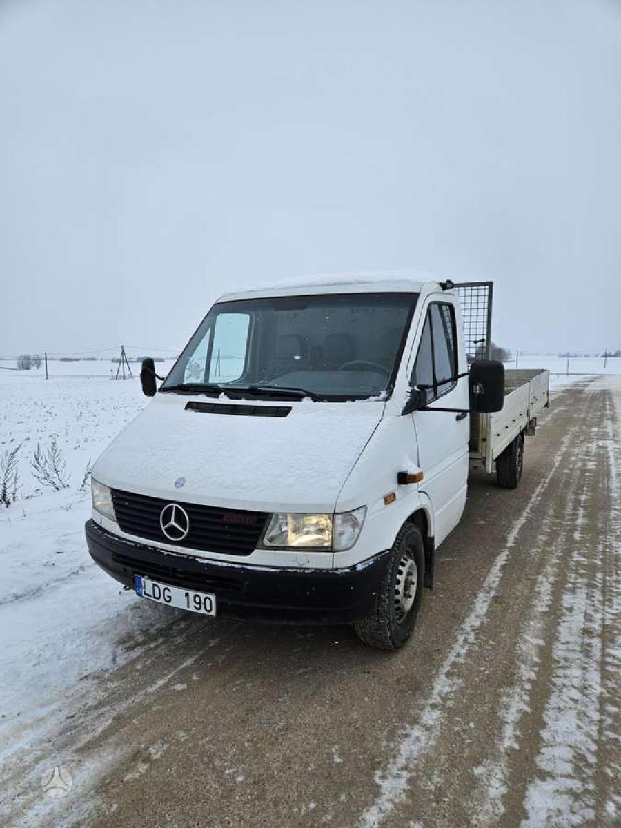 White Mercedes-Benz Sprinter 1997 in Prienai, with an engine capacity of 2.30 L and mileage of 486 thousand km for 3000 €, photo 2 on AUTOMOTO.COM.LV