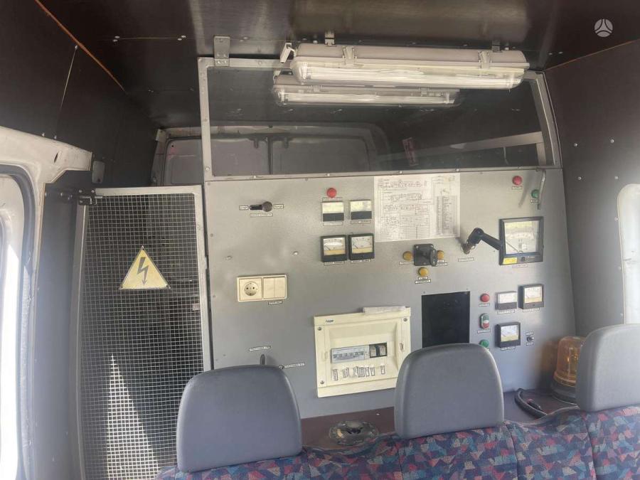 White Mercedes-Benz Sprinter 1997 in Alytus, with an engine capacity of 2.87 L and mileage of 269 thousand km for 4700 €, photo 9 on AUTOMOTO.COM.LV