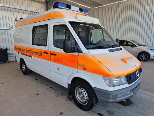 White Mercedes-Benz Sprinter 1998 in Kaunas, with an engine capacity of 2.90 L and mileage of 211 thousand km for 7900 €, photo 2 on AUTOMOTO.COM.LV