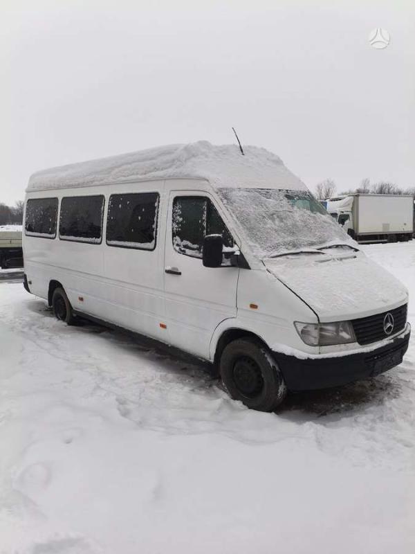 Balts Mercedes-Benz Sprinter 1999 Jelgava, ar dzinēja tilpumu 2.30 L un nobraukumu 450 tūkst. km par 2550 €, foto 9 vietnē AUTOMOTO.COM.LV
