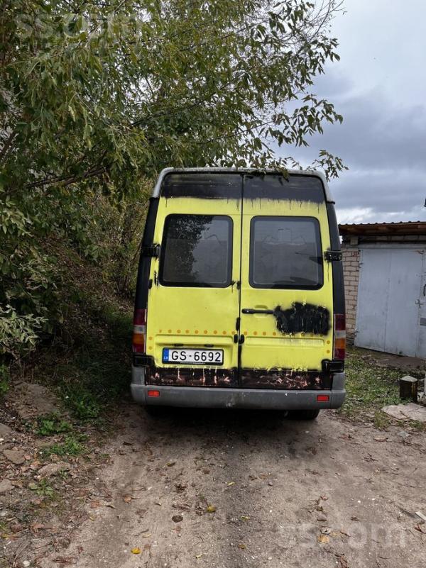 White Mercedes-Benz Sprinter 2000 in Daugavpils, with an engine capacity of 2.20 L and mileage of 316 thousand km for 3000 €, photo 4 on AUTOMOTO.COM.LV