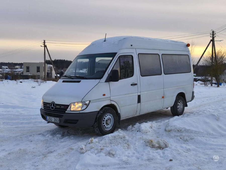 Balts Mercedes-Benz Sprinter 2001 Viļņa, ar dzinēja tilpumu 2.20 L un nobraukumu 261 tūkst. km par 3500 €, foto 1 vietnē AUTOMOTO.COM.LV