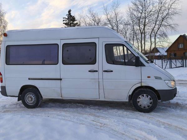 White Mercedes-Benz Sprinter 2001 in Vilnius, with an engine capacity of 2.20 L and mileage of 261 thousand km for 3500 €, photo 6 on AUTOMOTO.COM.LV