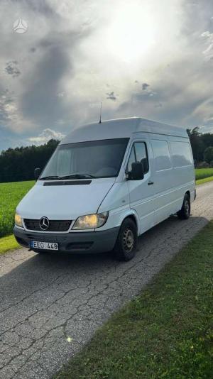 White Mercedes-Benz Sprinter 2001 in Utena, with an engine capacity of 2.70 L and mileage of 468 thousand km for 2481 €, photo  on AUTOMOTO.COM.LV