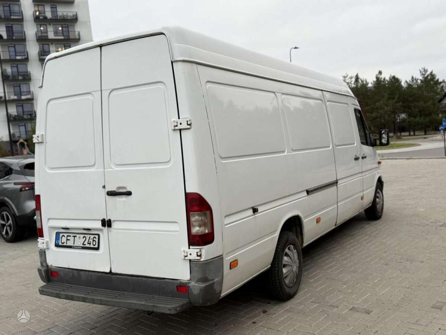 Balts Mercedes-Benz Sprinter 2001 Viļņa, ar dzinēja tilpumu 2.69 L un nobraukumu 415 tūkst. km par 3450 €, foto 4 vietnē AUTOMOTO.COM.LV