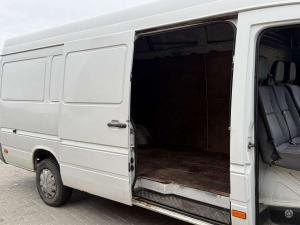 Balts Mercedes-Benz Sprinter 2001 Viļņa, ar dzinēja tilpumu 2.69 L un nobraukumu 415 tūkst. km par 3450 €, foto 10 vietnē AUTOMOTO.COM.LV