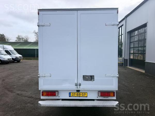 White Mercedes-Benz Sprinter 2002 in Riga, with an engine capacity of 2.20 L and mileage of 281 thousand km for 5950 €, photo 7 on AUTOMOTO.COM.LV