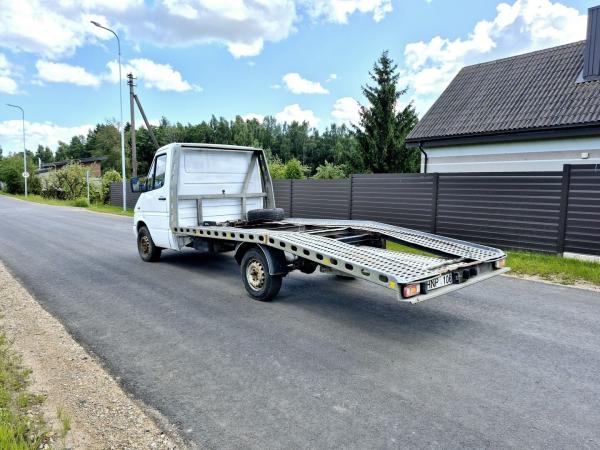 Balts Mercedes-Benz Sprinter 2002 Viļņa, ar dzinēja tilpumu 2.10 L un nobraukumu 660 tūkst. km par 3100 €, foto 4 vietnē AUTOMOTO.COM.LV