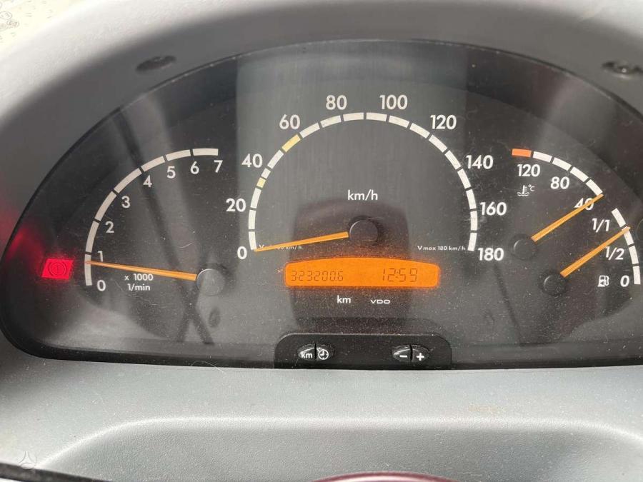 Balts Mercedes-Benz Sprinter 2002 Viļņa, ar dzinēja tilpumu 2.69 L un nobraukumu 323 tūkst. km par 5000 €, foto 17 vietnē AUTOMOTO.COM.LV