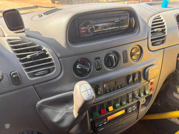 Balts Mercedes-Benz Sprinter 2004 Kauņa, ar dzinēja tilpumu 2.70 L un nobraukumu 276 tūkst. km par 3500 €, foto 2 vietnē AUTOMOTO.COM.LV