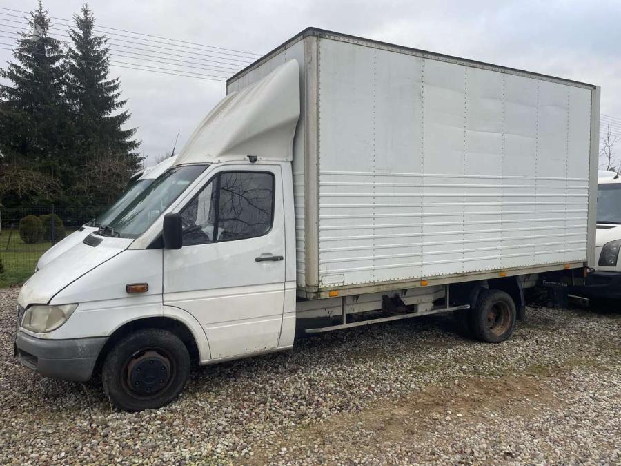 White Mercedes-Benz Sprinter 2006 in Kaunas, with an engine capacity of 2.20 L and mileage of 439 thousand km for 2600 €, photo 1 on AUTOMOTO.COM.LV