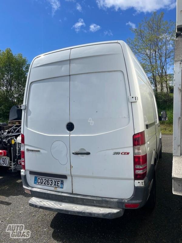 White Mercedes-Benz Sprinter 2006 in Kaunas, with an engine capacity of 2.20 L and mileage of 242 thousand km for 4999 €, photo 5 on AUTOMOTO.COM.LV
