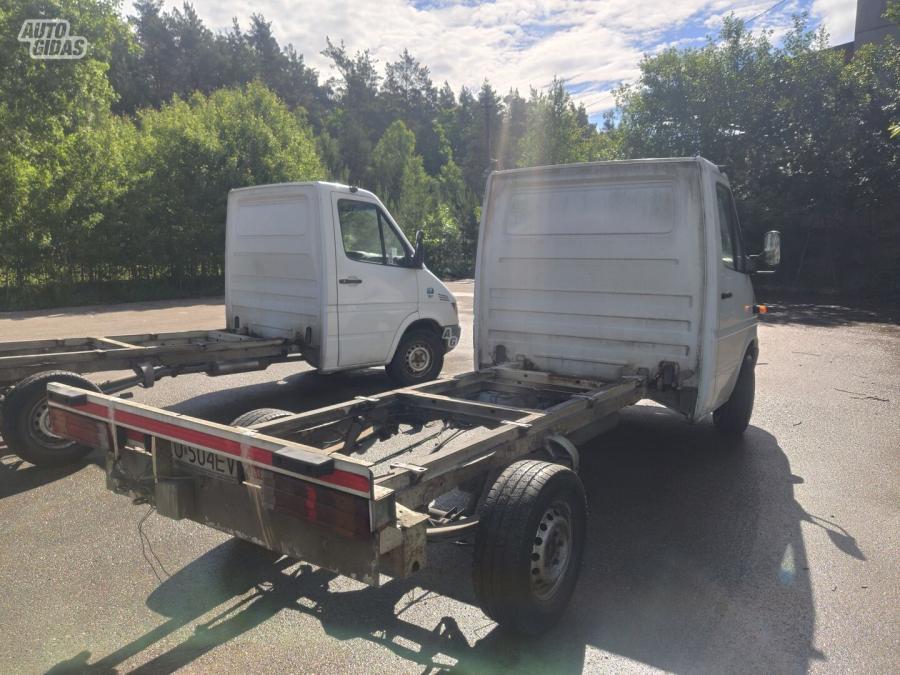 White Mercedes-Benz Sprinter 2006 in Vilnius, with an engine capacity of 2.10 L and mileage of 600 thousand km for 2100 €, photo 6 on AUTOMOTO.COM.LV