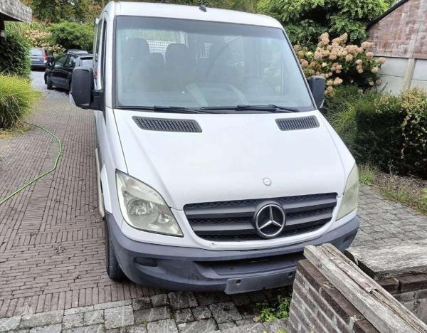 White Mercedes-Benz Sprinter 2007 in Siauliai, with an engine capacity of 2.20 L and mileage of 450 thousand km for 5850 €, photo 1 on AUTOMOTO.COM.LV