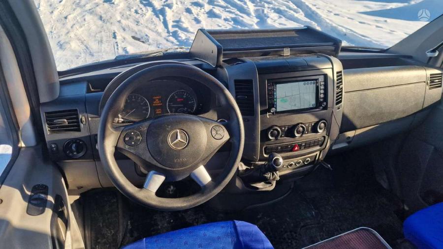 White Mercedes-Benz Sprinter 2007 in Kaunas, with an engine capacity of 2.15 L and mileage of 191 thousand km for 6000 €, photo 15 on AUTOMOTO.COM.LV