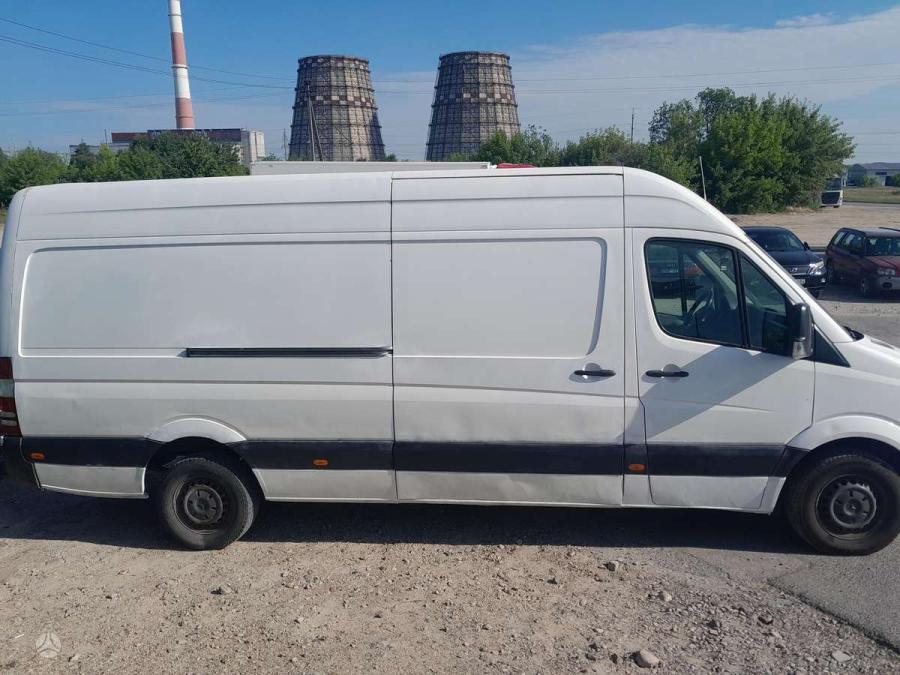 White Mercedes-Benz Sprinter 2007 in Kaunas, with an engine capacity of 2.15 L and mileage of 500 thousand km for 3300 €, photo 3 on AUTOMOTO.COM.LV