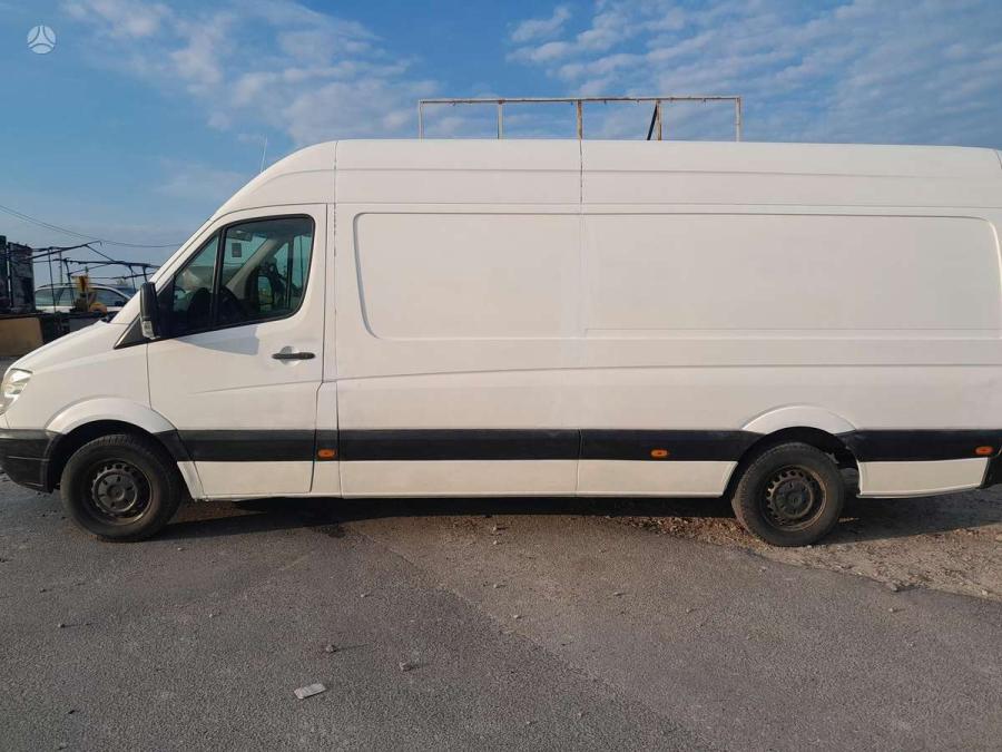 White Mercedes-Benz Sprinter 2007 in Kaunas, with an engine capacity of 2.15 L and mileage of 500 thousand km for 3300 €, photo 6 on AUTOMOTO.COM.LV
