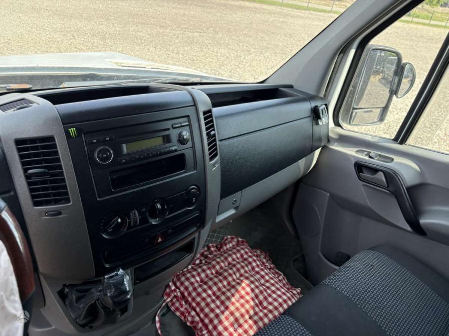 Balts Mercedes-Benz Sprinter 2007 Kelmė, ar dzinēja tilpumu 2.15 L un nobraukumu 600 tūkst. km par 2850 €, foto 31 vietnē AUTOMOTO.COM.LV