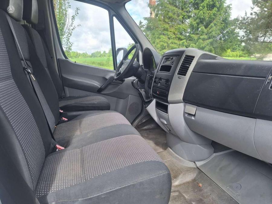 White Mercedes-Benz Sprinter 2007 in Taurage, with an engine capacity of 2.20 L and mileage of 300 thousand km for 5500 €, photo 9 on AUTOMOTO.COM.LV