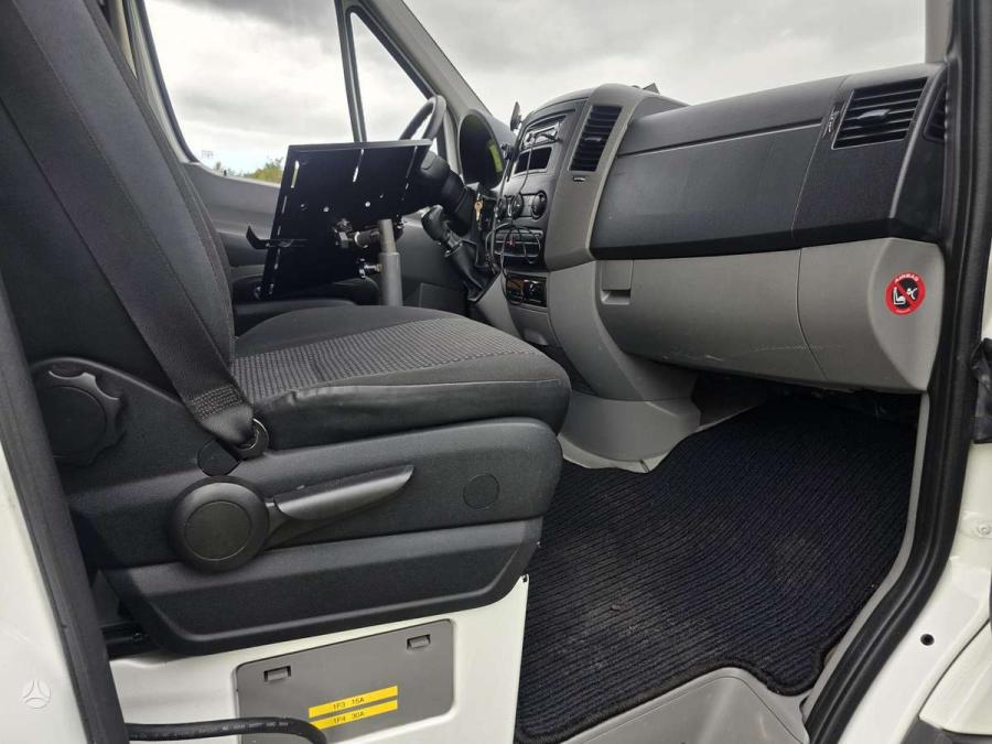 Balts Mercedes-Benz Sprinter 2007 Šauļi, ar dzinēja tilpumu 2.20 L un nobraukumu 170 tūkst. km par 11800 €, foto 21 vietnē AUTOMOTO.COM.LV