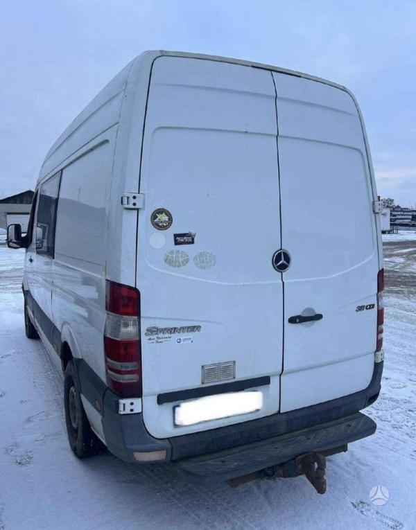 White Mercedes-Benz Sprinter 2008 in Kaunas, with an engine capacity of 2.20 L and mileage of 261 thousand km for 3350 €, photo 5 on AUTOMOTO.COM.LV