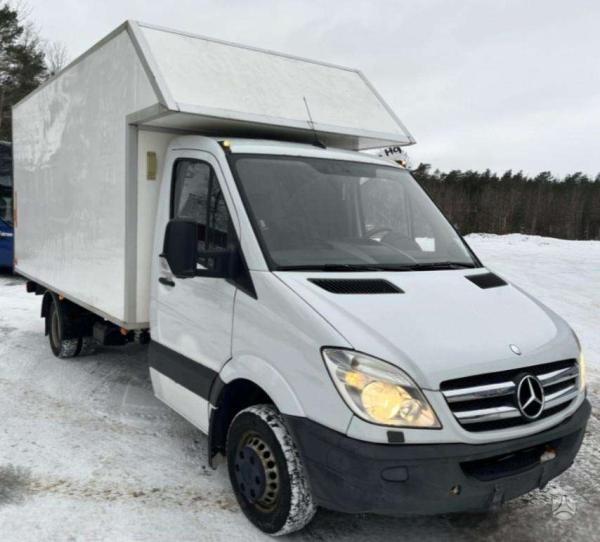 White Mercedes-Benz Sprinter 2009 in Siauliai, with an engine capacity of 3.00 L and mileage of 405 thousand km for 10200 €, photo 2 on AUTOMOTO.COM.LV