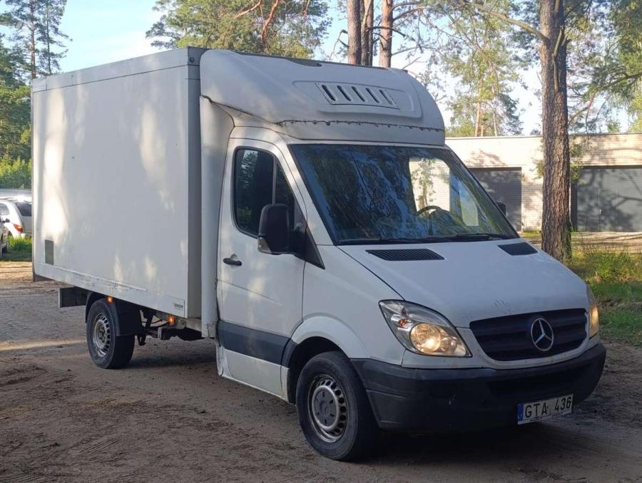 White Mercedes-Benz Sprinter 2009 in Vilnius, with an engine capacity of 2.90 L and mileage of 1 thousand km for 3200 €, photo 1 on AUTOMOTO.COM.LV