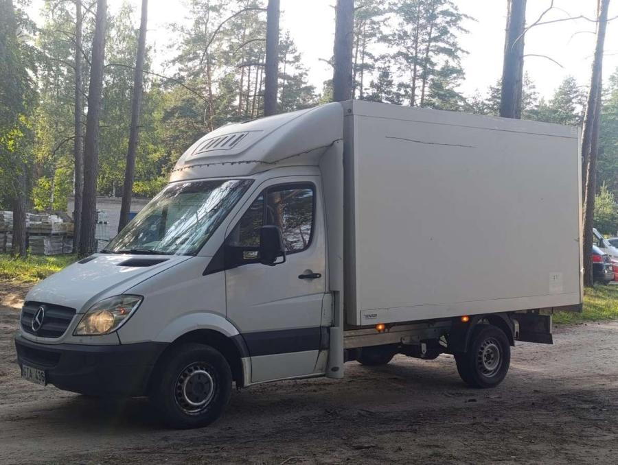 White Mercedes-Benz Sprinter 2009 in Vilnius, with an engine capacity of 2.90 L and mileage of 1 thousand km for 3200 €, photo 5 on AUTOMOTO.COM.LV