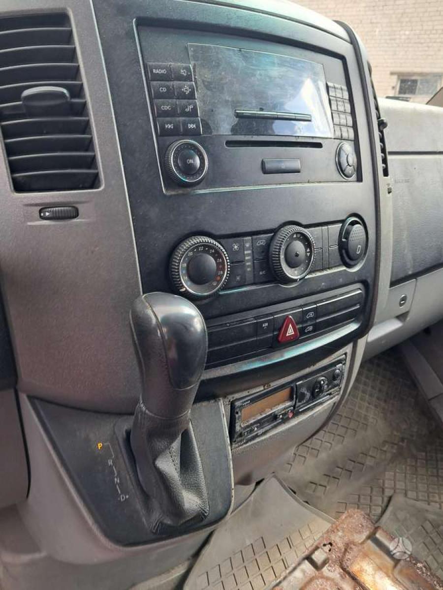 Balts Mercedes-Benz Sprinter 2009 Kauņa, ar dzinēja tilpumu 0.30 L un nobraukumu 450 tūkst. km par 3350 €, foto 8 vietnē AUTOMOTO.COM.LV