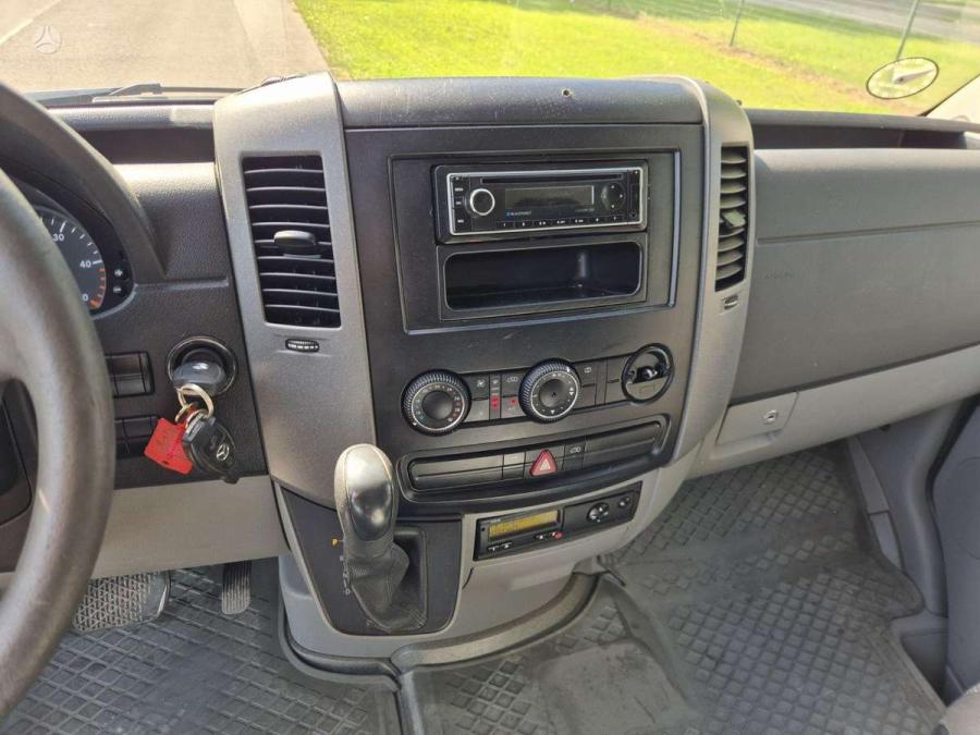 White Mercedes-Benz Sprinter 2010 in Taurage, with an engine capacity of 2.14 L and mileage of 156 thousand km for 9300 €, photo 15 on AUTOMOTO.COM.LV