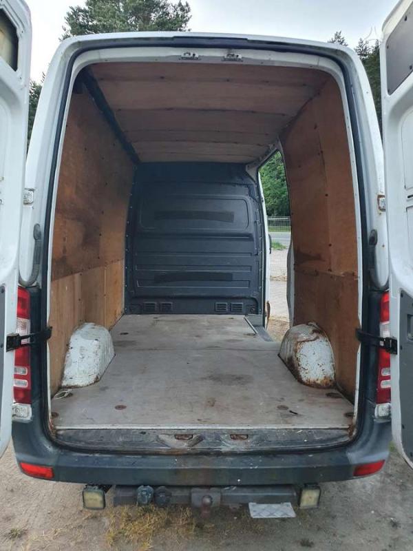 White Mercedes-Benz Sprinter 2010 in Radviliskis, with an engine capacity of 3.00 L and mileage of 272 thousand km for 4300 €, photo 8 on AUTOMOTO.COM.LV
