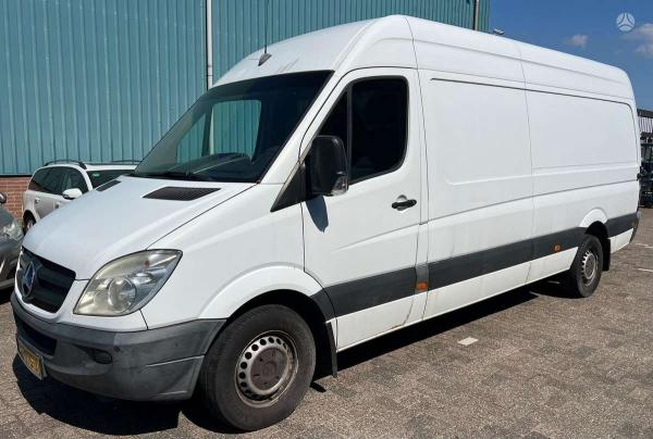 White Mercedes-Benz Sprinter 2010 in Kaunas, with an engine capacity of 3.00 L and mileage of 289 thousand km for 7500 €, photo 1 on AUTOMOTO.COM.LV