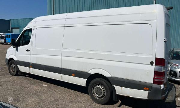 White Mercedes-Benz Sprinter 2010 in Kaunas, with an engine capacity of 3.00 L and mileage of 289 thousand km for 7500 €, photo 4 on AUTOMOTO.COM.LV