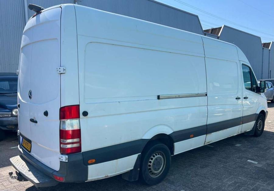 White Mercedes-Benz Sprinter 2010 in Kaunas, with an engine capacity of 3.00 L and mileage of 289 thousand km for 7500 €, photo 6 on AUTOMOTO.COM.LV