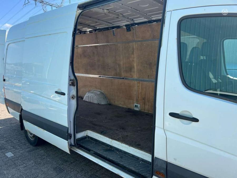 White Mercedes-Benz Sprinter 2010 in Kaunas, with an engine capacity of 3.00 L and mileage of 289 thousand km for 7500 €, photo 8 on AUTOMOTO.COM.LV