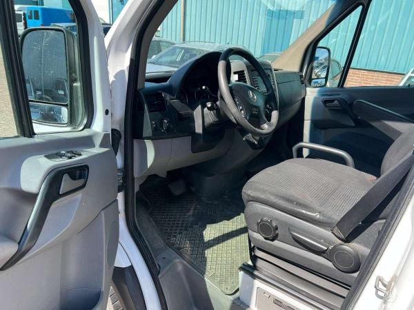 White Mercedes-Benz Sprinter 2010 in Kaunas, with an engine capacity of 3.00 L and mileage of 289 thousand km for 7500 €, photo 10 on AUTOMOTO.COM.LV