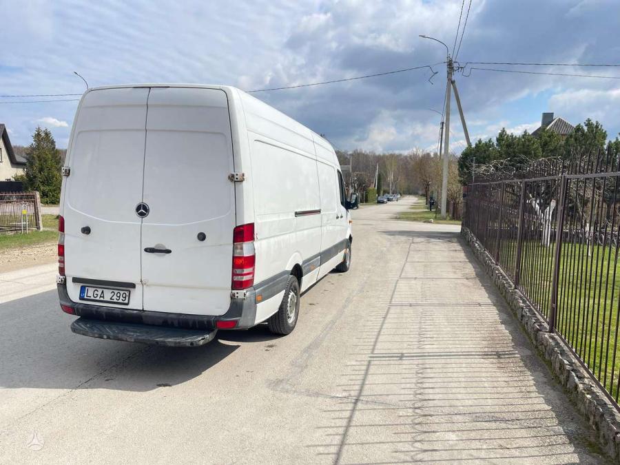 Balts Mercedes-Benz Sprinter 2010 Šauļi, ar dzinēja tilpumu 3.00 L un nobraukumu 486 tūkst. km par 6200 €, foto 5 vietnē AUTOMOTO.COM.LV