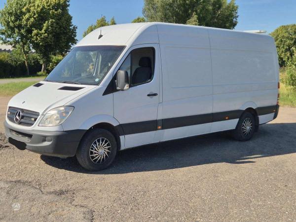 White Mercedes-Benz Sprinter 2010 in Taurage, with an engine capacity of 3.00 L and mileage of 327 thousand km for 6900 €, photo 1 on AUTOMOTO.COM.LV